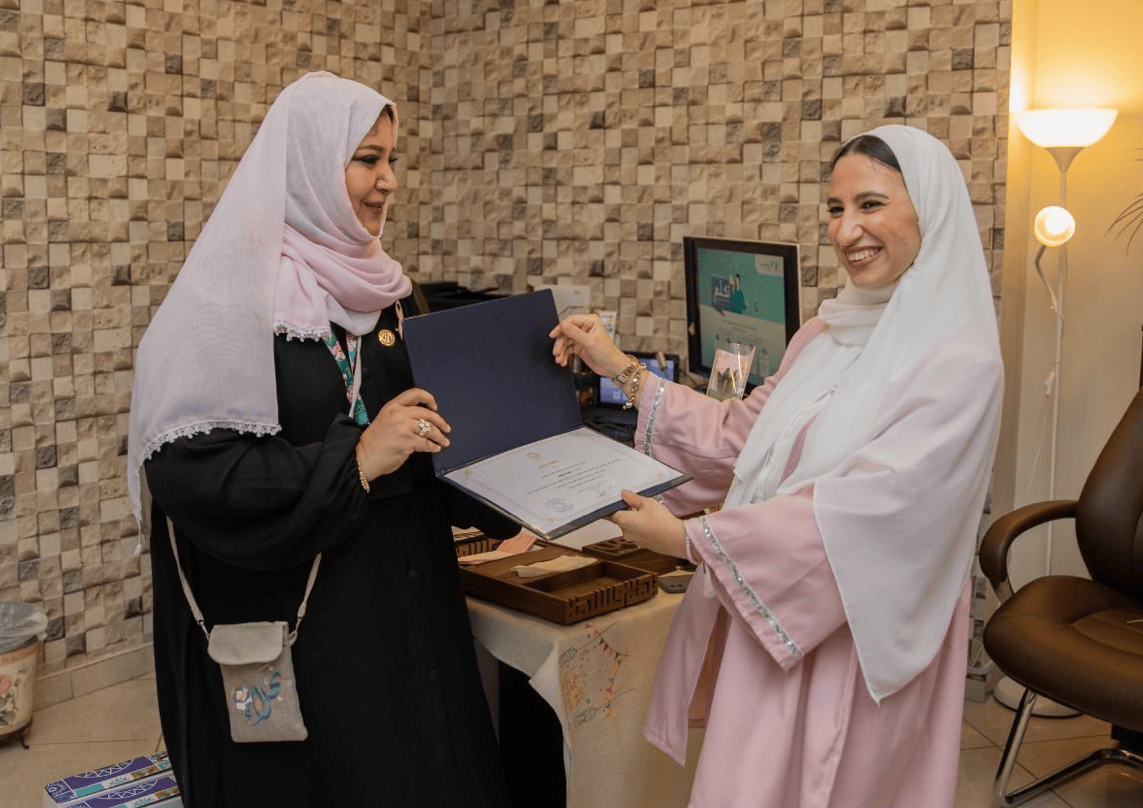الأخبار - نفيسة شمس